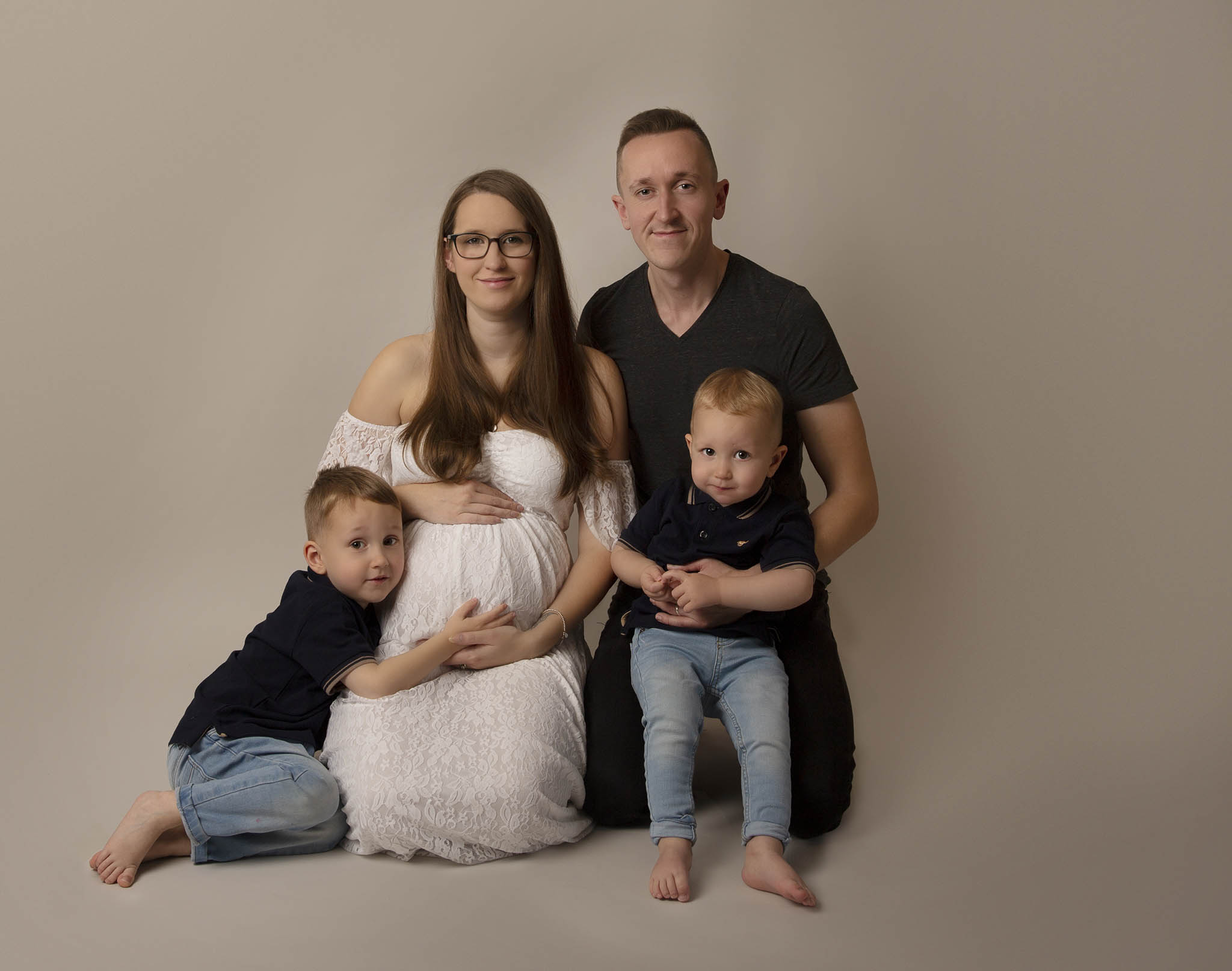 Maternity photographer based in Southampton & Hampshire